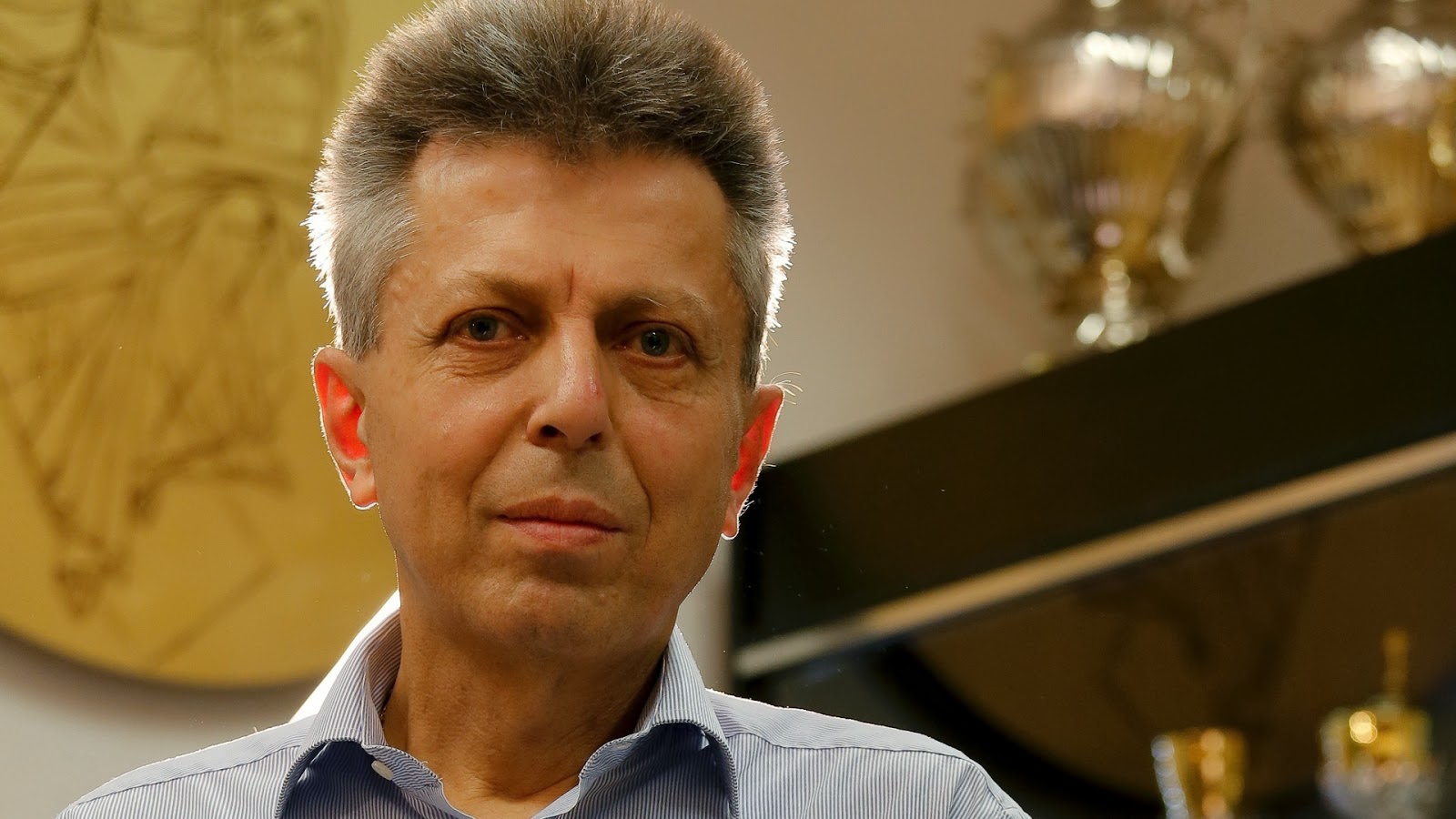 Cláudio Pastro e o "design" para o Papa Francisco