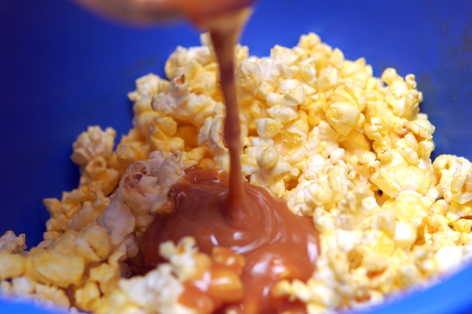 MARSHMALLOW & CARAMEL POPCORN SUGAR COOKIE BARS - Hugs and Cookies XOXO