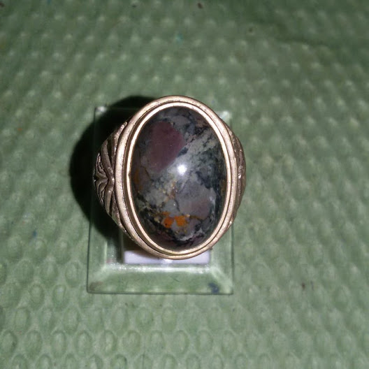 BATU AKIK KALIMANTA BERMOTIF SEMAR DUDUK BERKELAS DAN BERTUAH