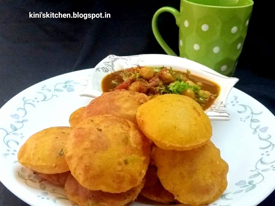 Tomato Poori with Chole