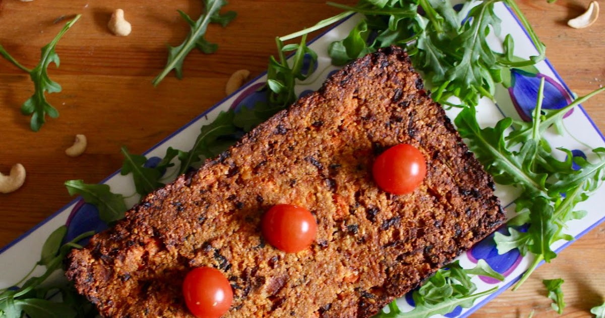 Green Gourmet Giraffe: Spiced carrot nut roast: Vegan MoFo