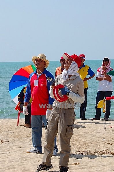 Wau & Kites: Types of Wau: Wau Bulan (Moon Kite)