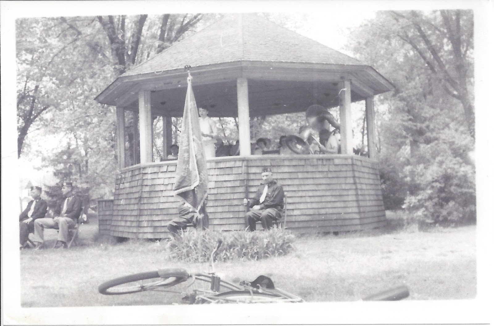 Pieces of Wild Rose, WI Area Genealogy and My Own: Wild Rose Bandstand