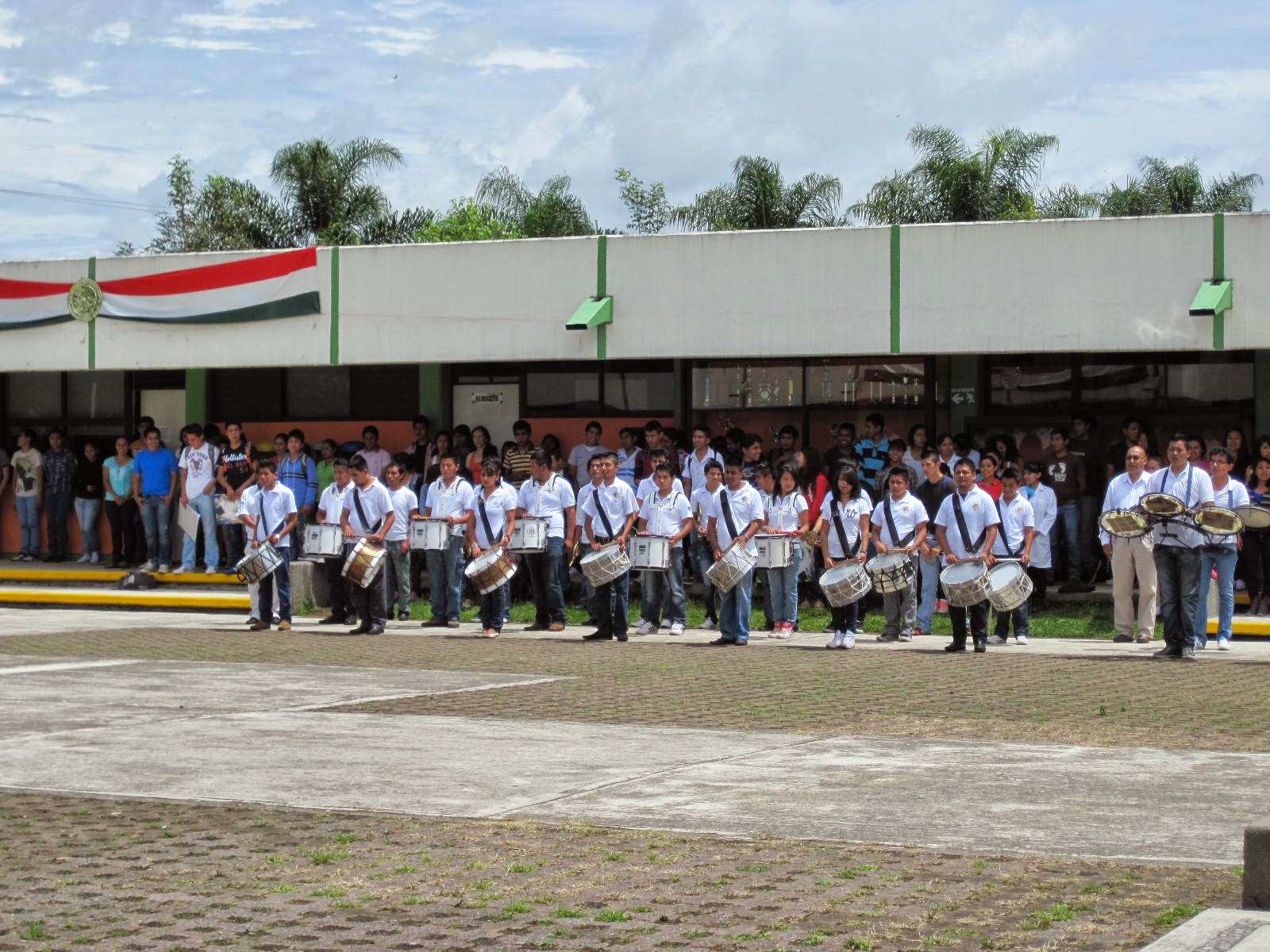 Instituto Tecnologico Superior de Huatusco: IZAMIENTO DE BANDERA EN EL ITSH