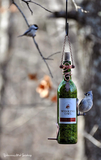 the garden-roof coop: Rebecca's Bird Gardens ♥ Wine Bottle Bird-Feeders ...