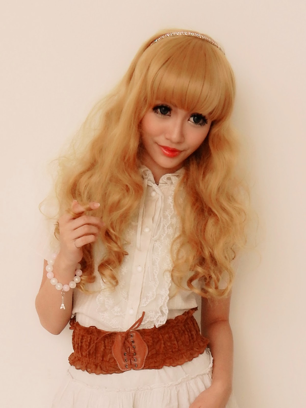 Adventures of Angel and Moe Tails: Photo Shoot: Gyaru Doll with Jen Min