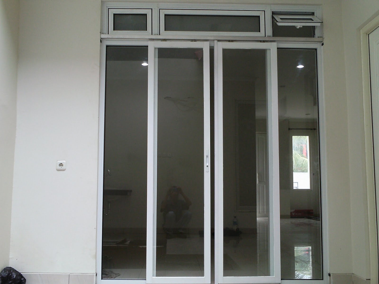 Kaca Frameless, Kaca tempered , Kaca partisi, Kaca laminated