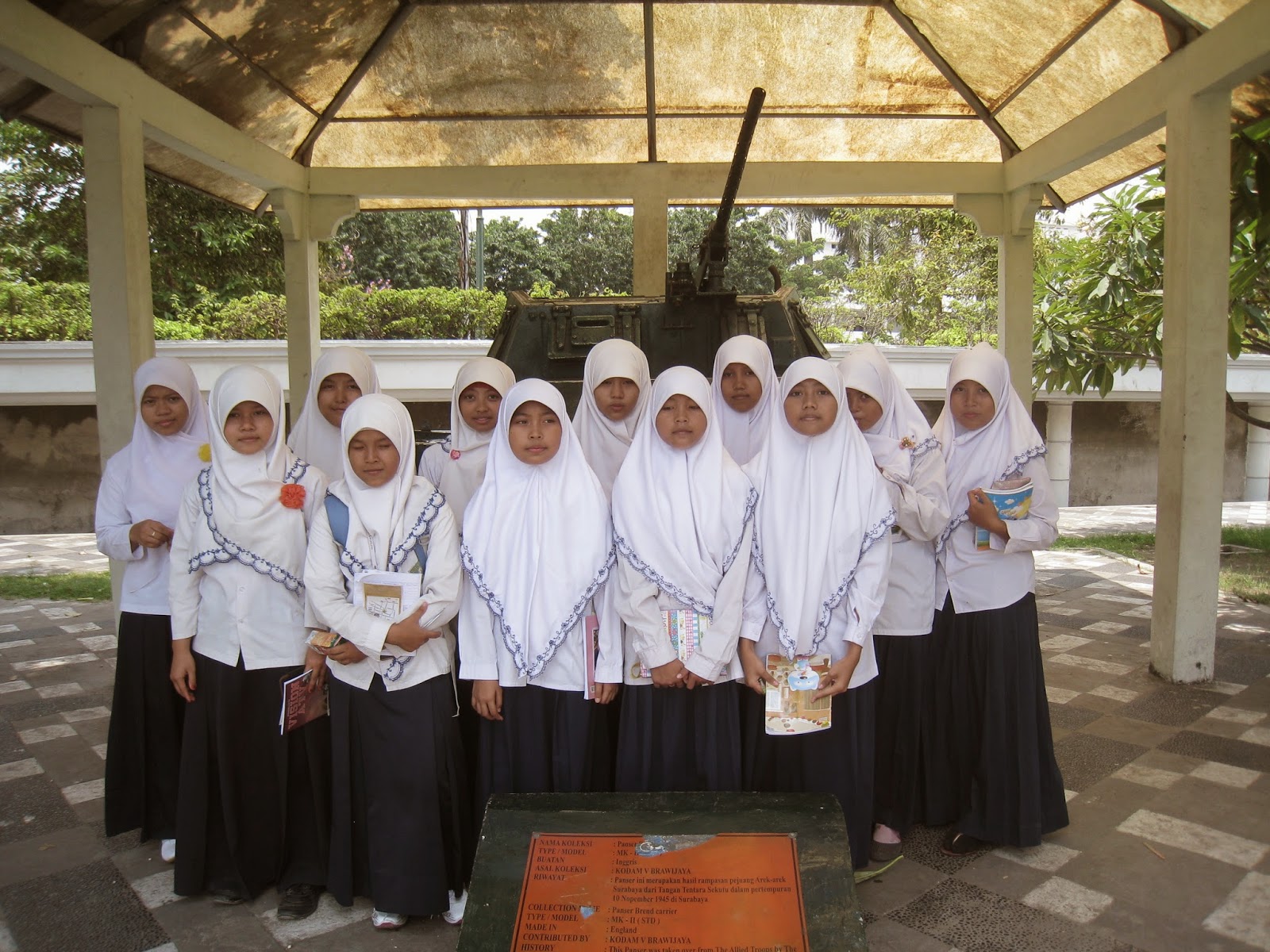 Foto Study Tour KIR (Karya Ilmiah Remaja) MTs Ihyaul Ulum, Miru, Banyu ...
