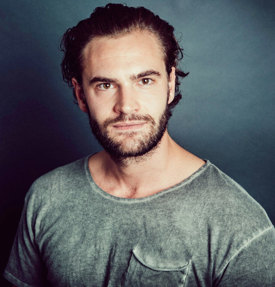 my new plaid pants: Good Morning, Gratuitous Tom Bateman