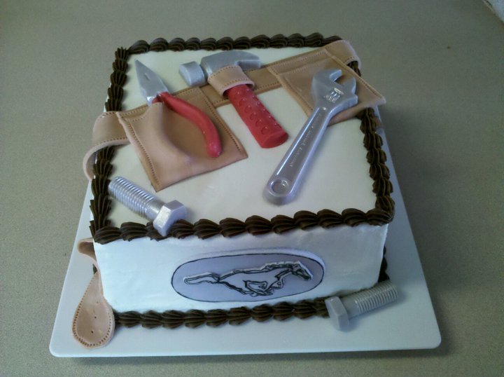 Edee's Custom Cakes: Tools Cake