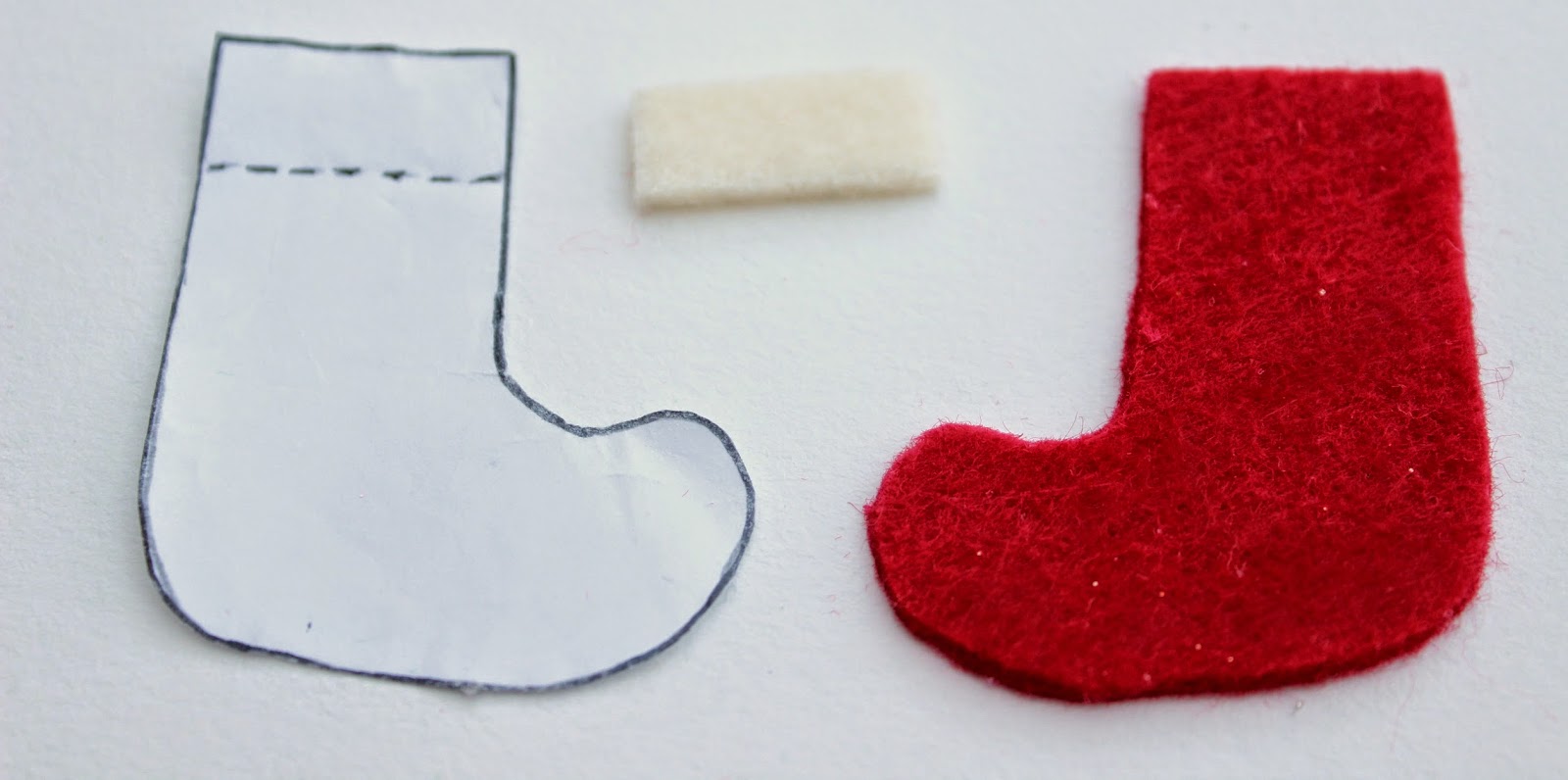 fizzi~jayne makes.... : Christmas Card String and Peg Tutorial....