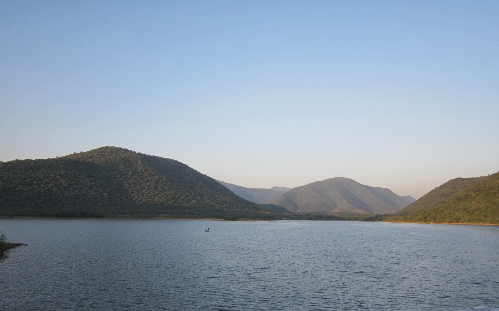 Tamilnadu Tourism: Anaimaduvu Reservoir, Belur, Salem