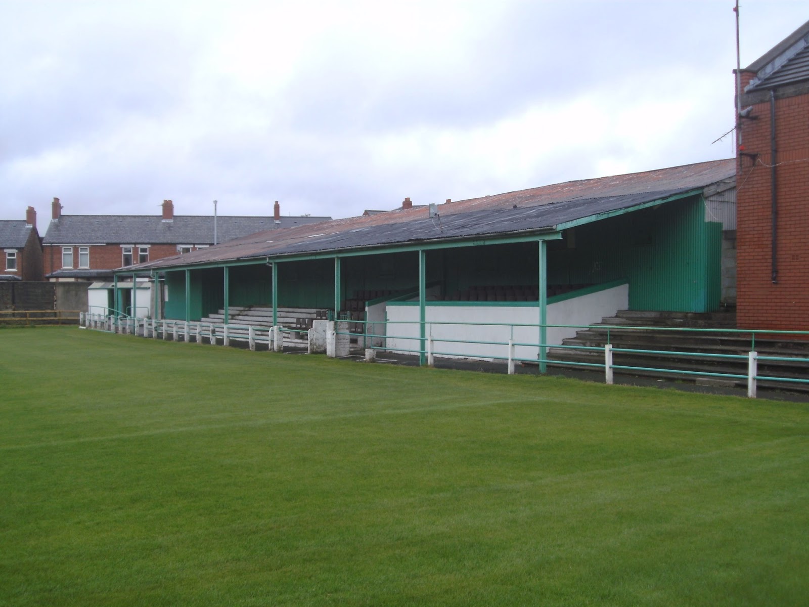 Extreme Football Tourism: NORTHERN IRELAND: Dundela FC
