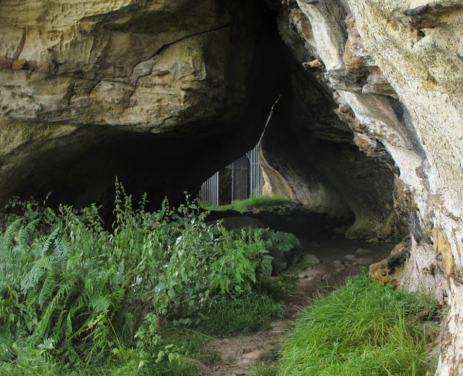 Love of Scotland: Kings Cave, Drumadoon Bay