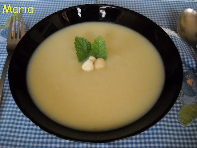 EN LA COCINA: CREMA DE ESPÁRRAGOS Y YUCA