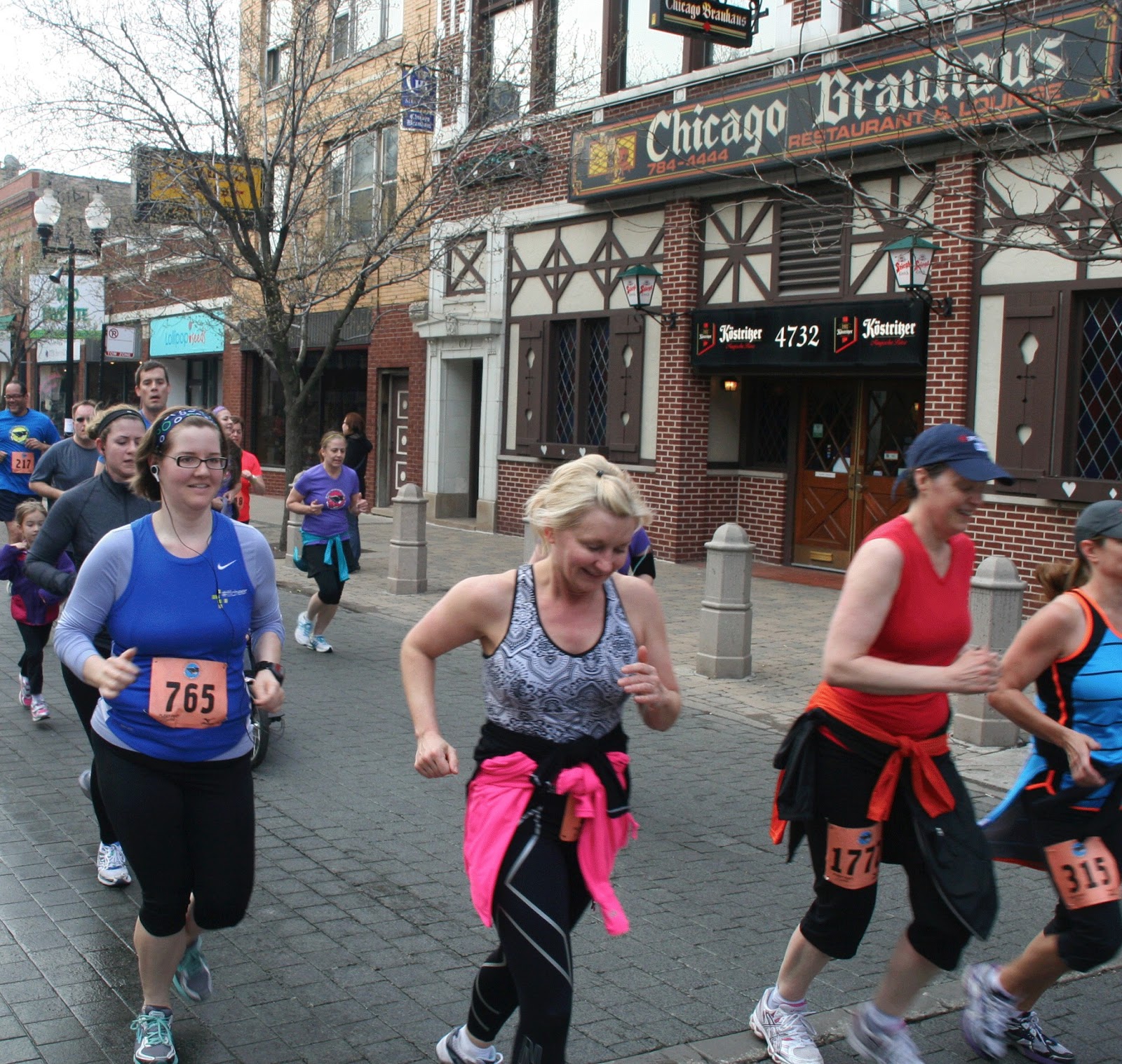 The Lakefront Trail: Spectating Running Bloggers at the Ravenswood Run 5k