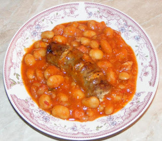 Iahnie de fasole cu carnati Retete Fasole Cu Carnati | Preparatedevis.ro