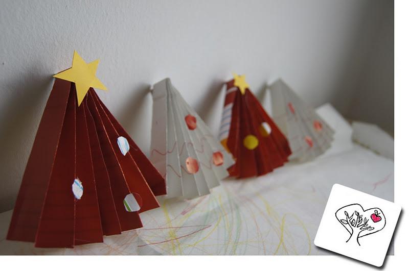 La forma delle nuvole: Festoni natalizi fai da te di carta riciclata