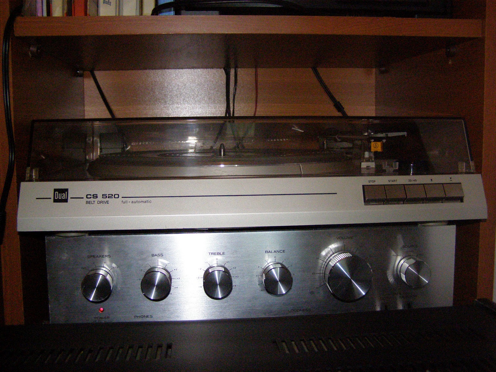 D'ale mele.: Dual CS 520: Data Information And Technical Characteristics.