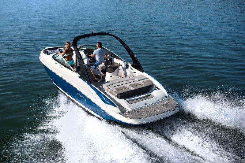Iguana Boat Sales and Rentals: The 411 on Rinker Boats