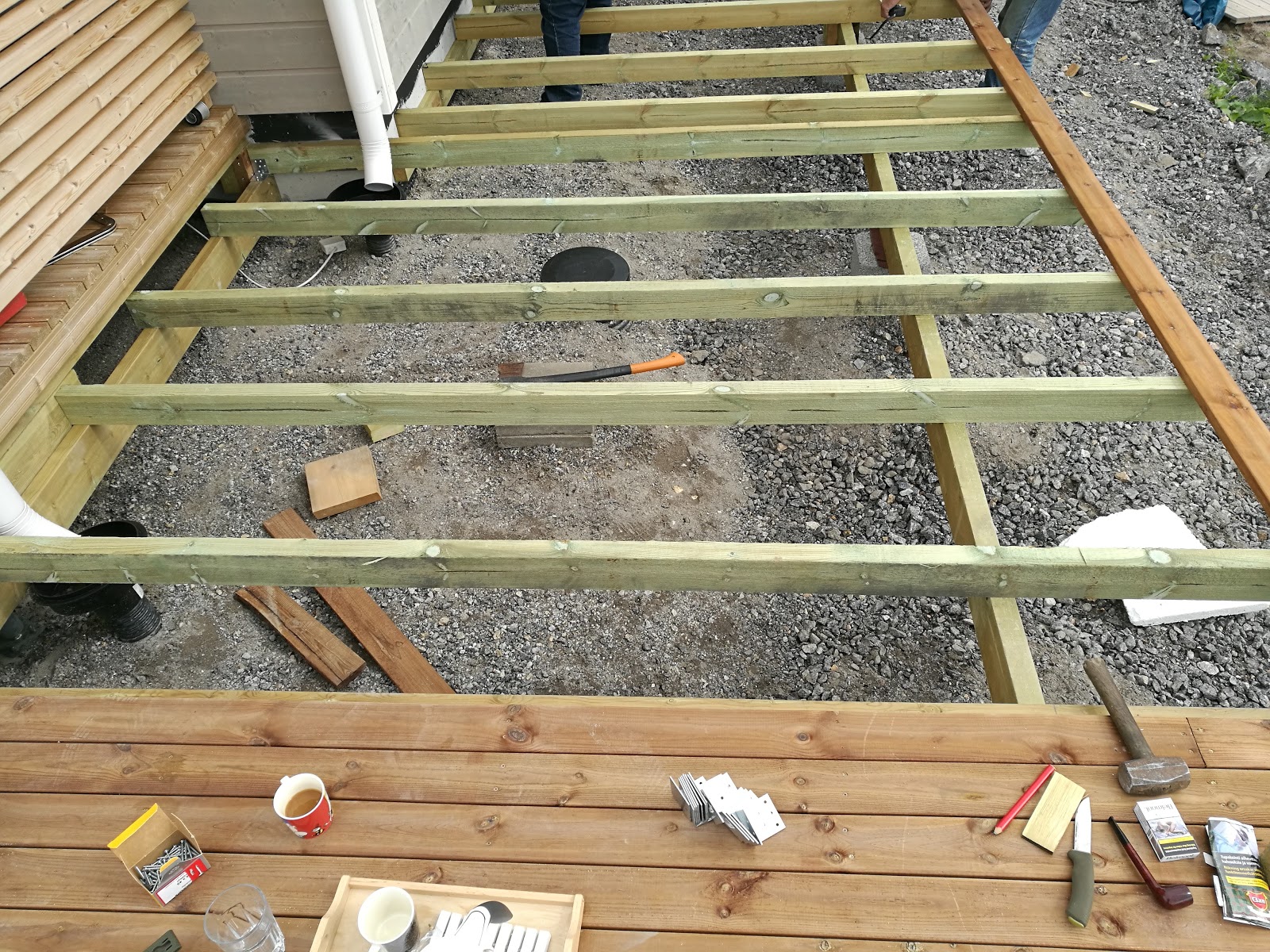 Pienisievä Sievitalo: Terassin runko