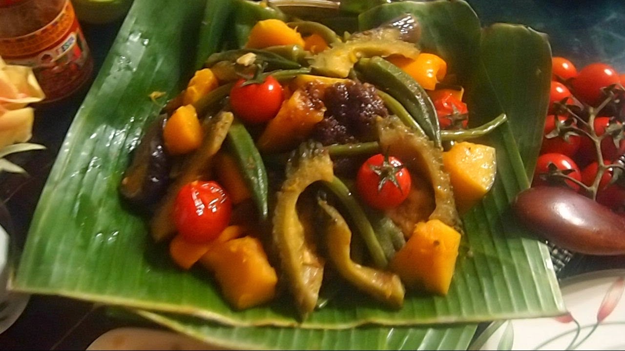 LUWEEH KITCHEN : PINAKBET with fried Breast Chicken partner