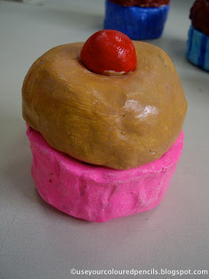 Use Your Coloured Pencils: Pop Art Cakes