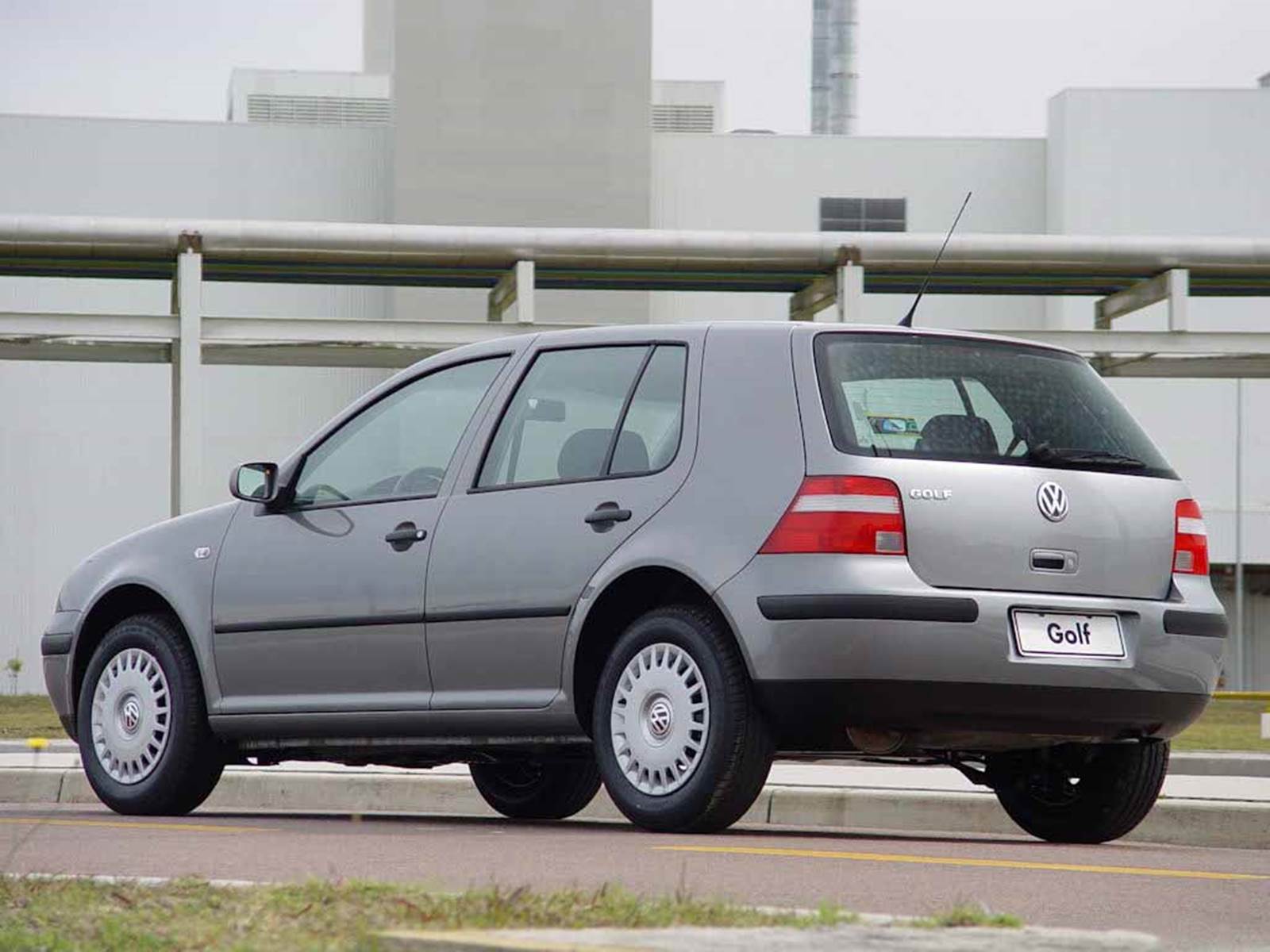 Volkswagen Golf 2004 - 300.000 unidades comercializadas no Brasil