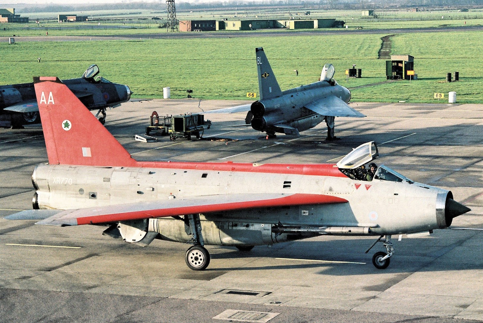Jet & Prop by FalkeEins: XR 770 Lightning F6 5 Squadron, RAF Binbrook ...
