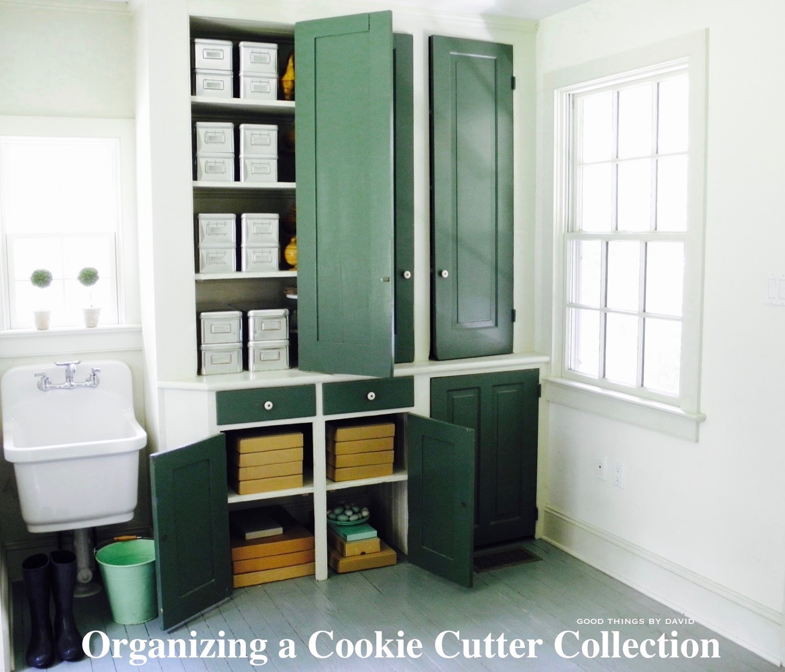 Organizing a Cookie Cutter Collection