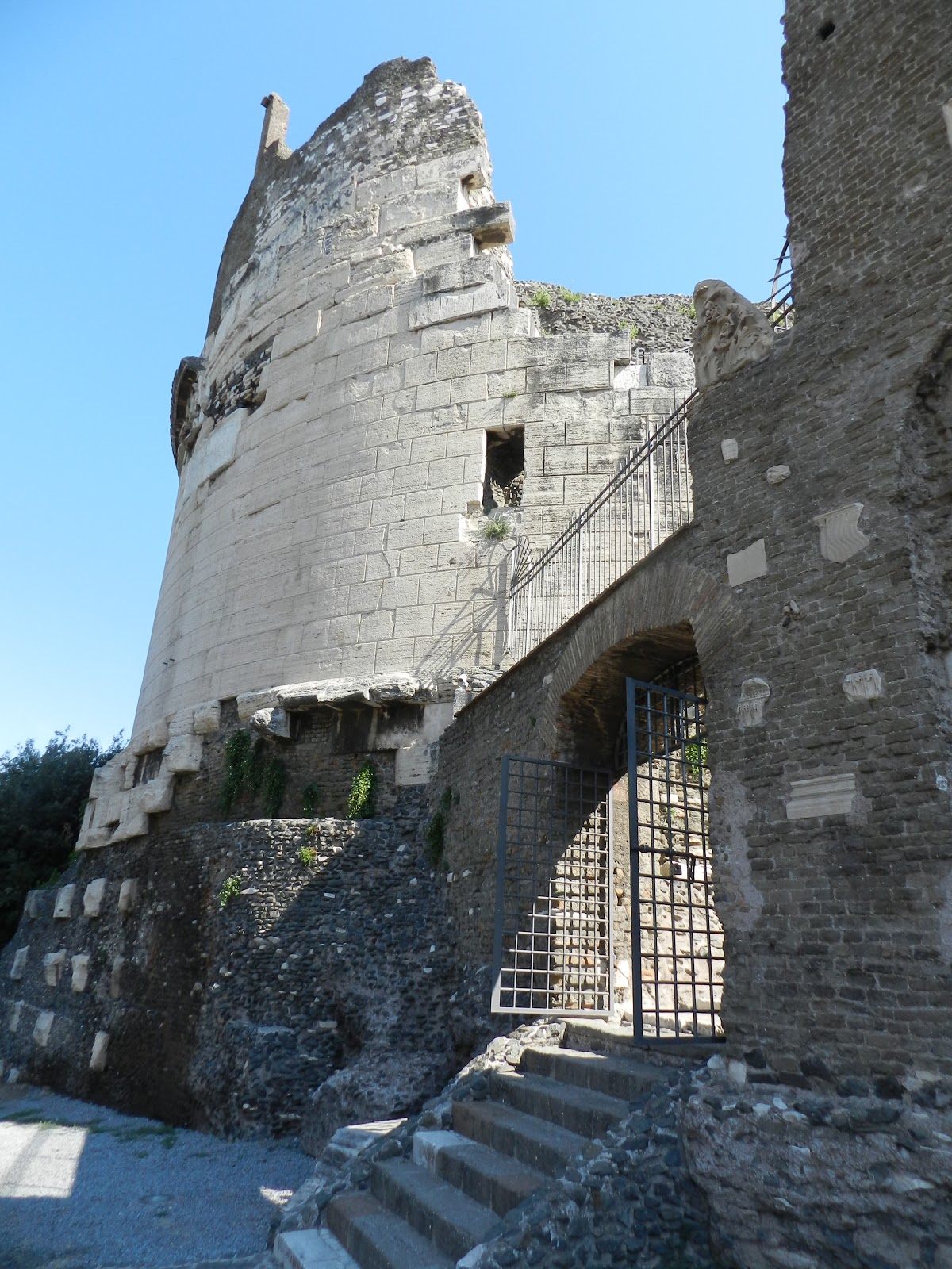 ROMA, CAPUT MUNDI: TUMBA DE CECILIA METELA