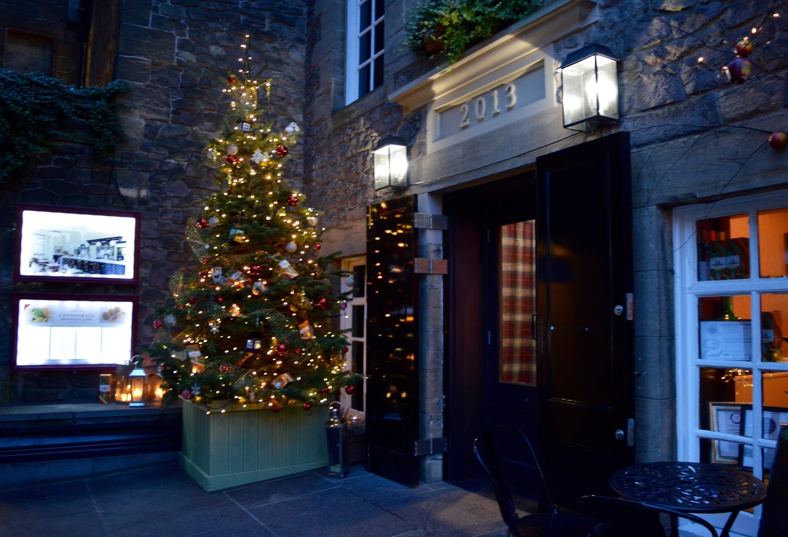 10 Reasons to Visit Edinburgh in December | North East Family Fun