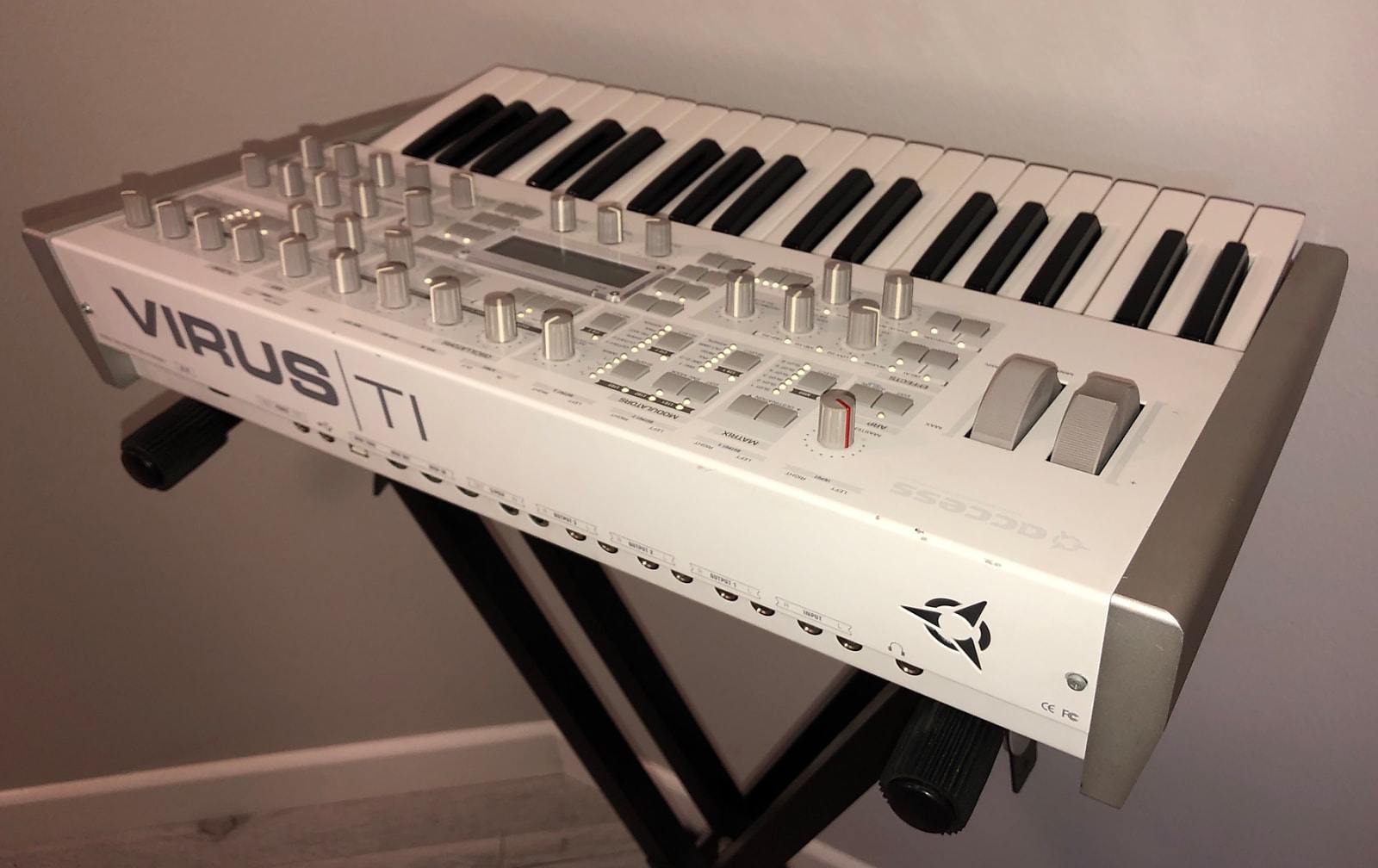 MATRIXSYNTH: Access Virus TI Polar (mk1) 37-Key Super Synth