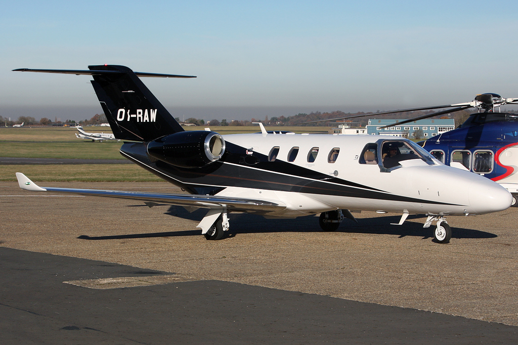 LONDON BIGGIN HILL AIRPORT EGKB/BQH IMAGES by Terry Wade: OY-RAW C25M ...