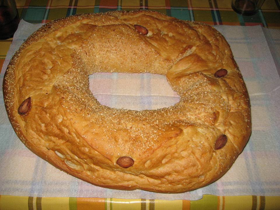 Traditions Here and There: Qagħaq tal-Appostli or Appostles' Bread Ring