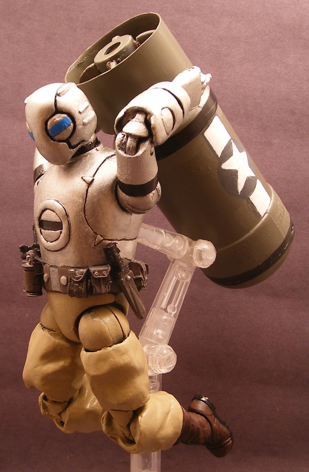 Comedian Viet's Custom Toys: Atomic Robo Action Figure