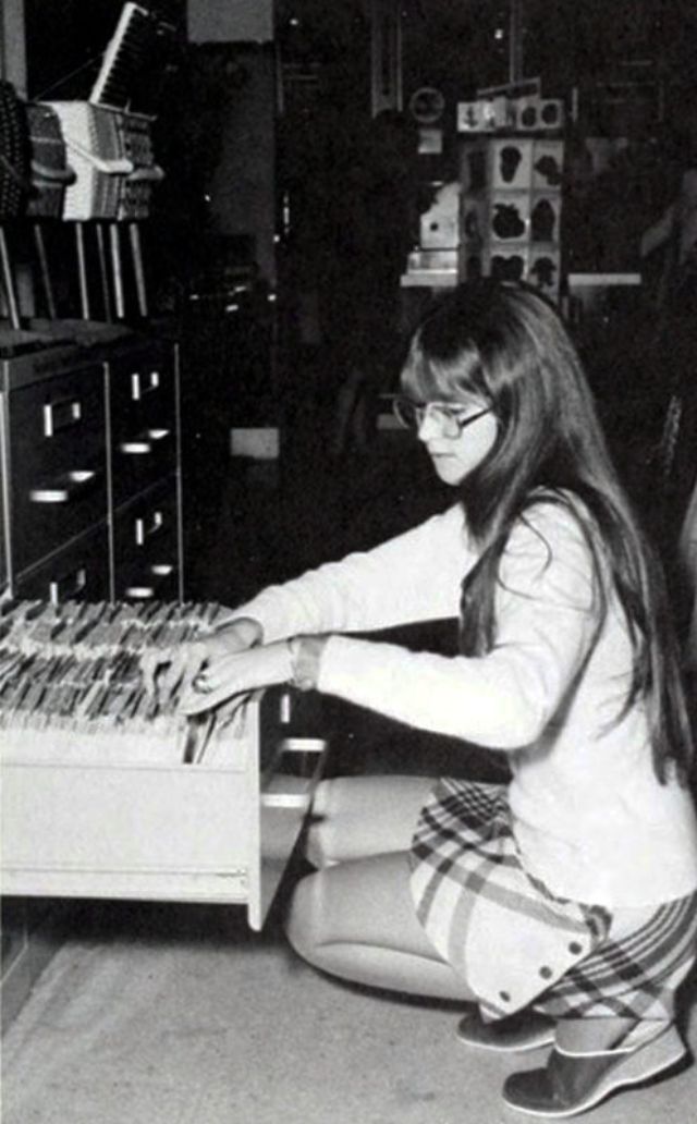 At the Office: 36 Interesting Pics Show How Work Has Changed Since the ...