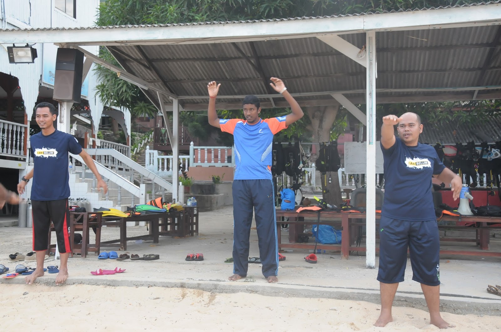 KeNaNgAn MaNiS: PuLaU tIoMaN! tEaM bUiLdInG!