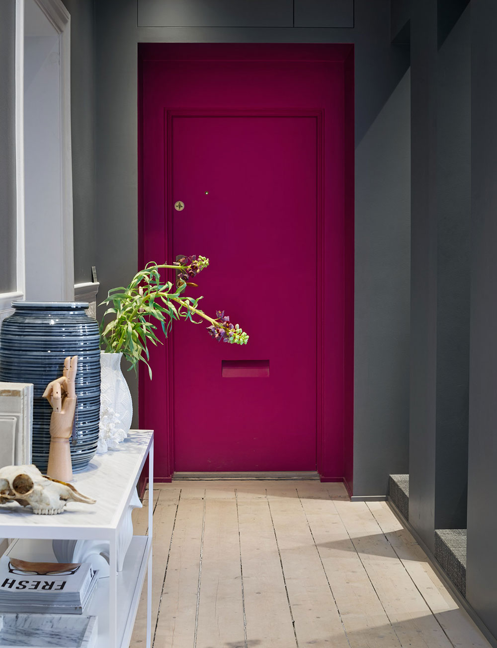 A sophisticated Stockholm apartment in blue tones