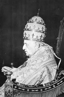 Catholica Omnia: Bring It Back: The Papal Tiara