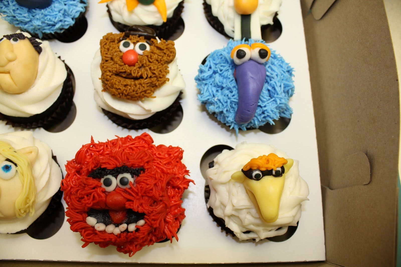 Two Sweet Bakery: Muppet cupcakes