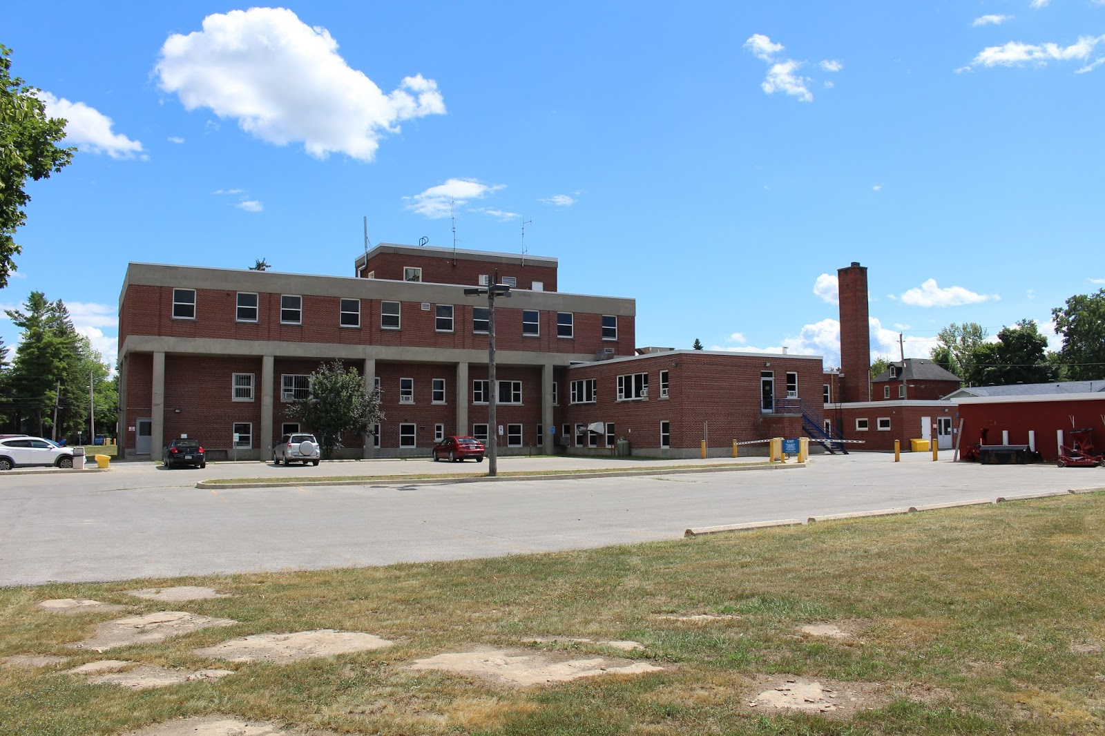 Memorials in Ottawa: Carleton Place and District Memorial Hospital