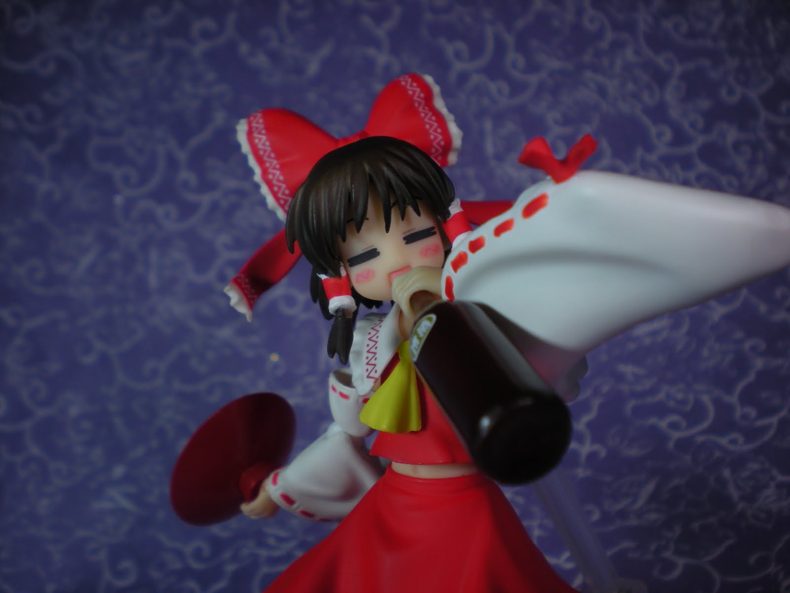 Review: [Max Factory] Figma #55 Reimu Hakurei | Night's Corner