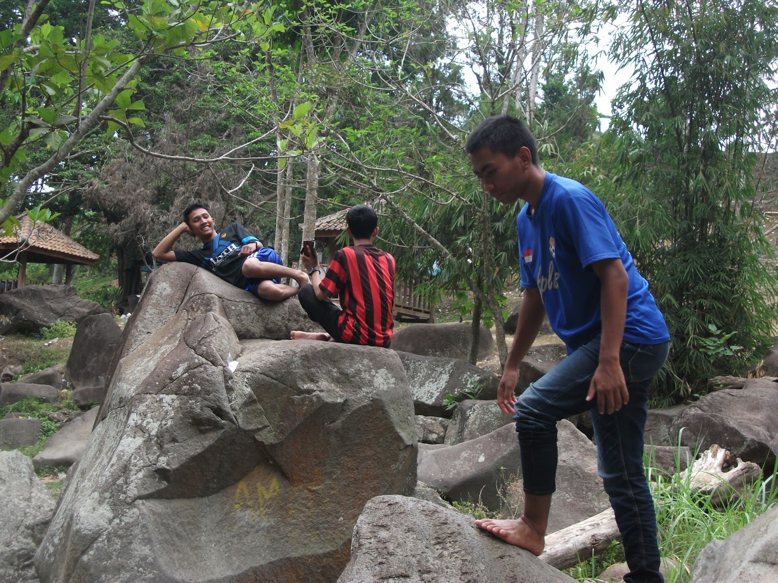 Andelet: Air Terjun Way Lalaan