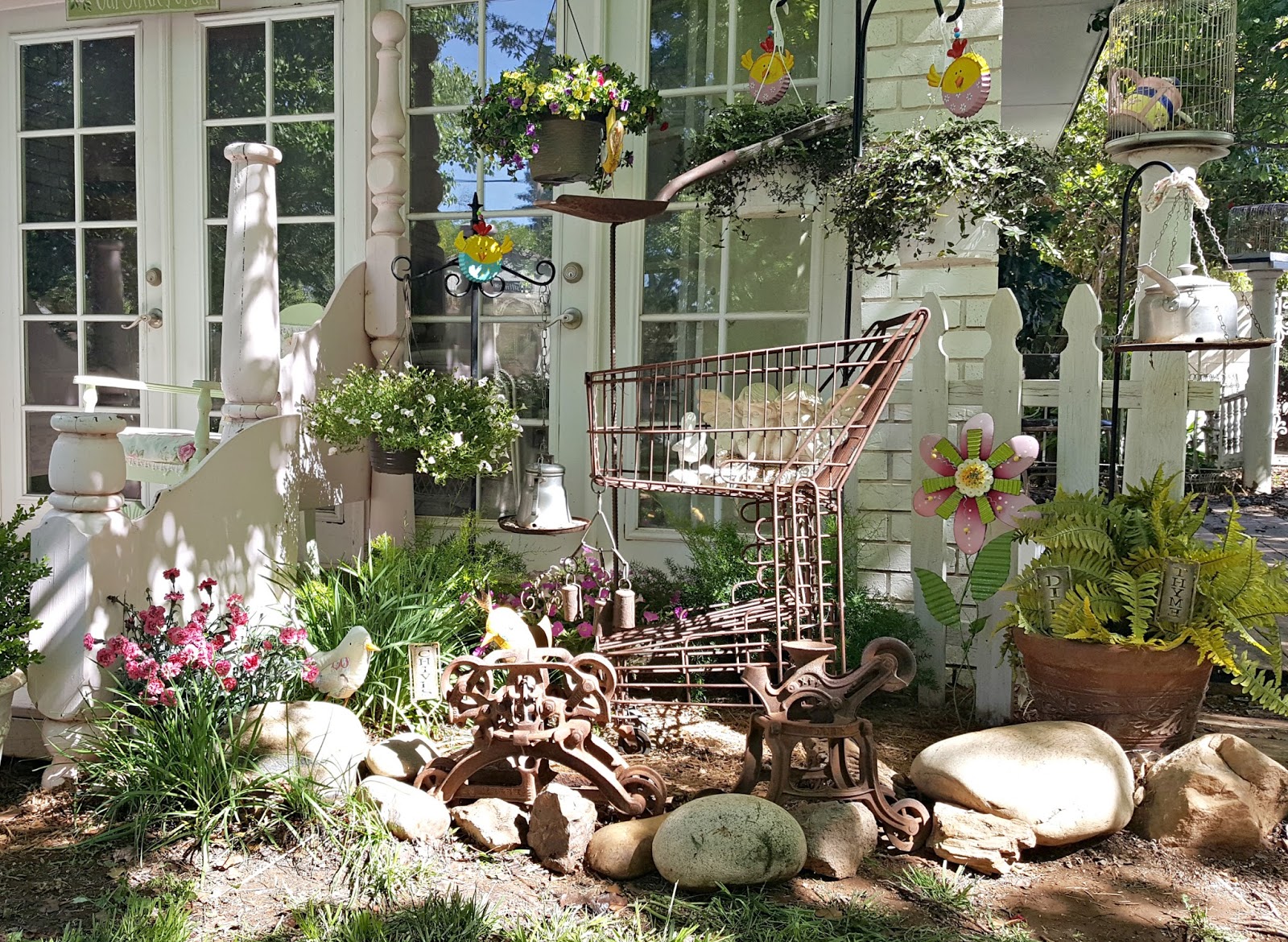 Penny's Vintage Home: Rusty Crusty Junk in the Garden