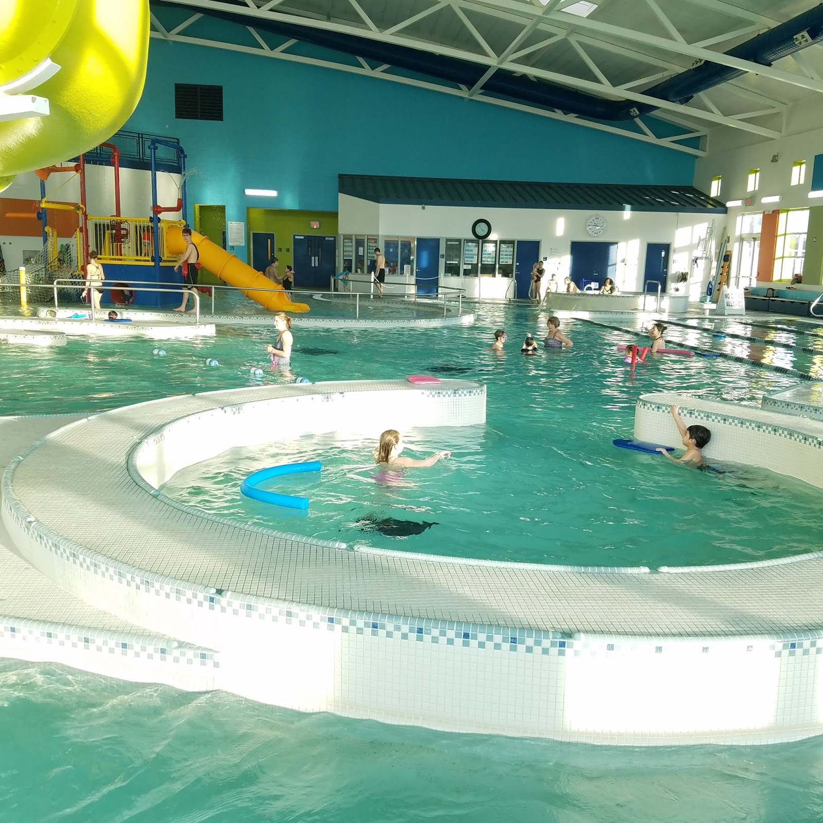Play St. Louis: Ballwin Pointe Indoor Pool, Ballwin