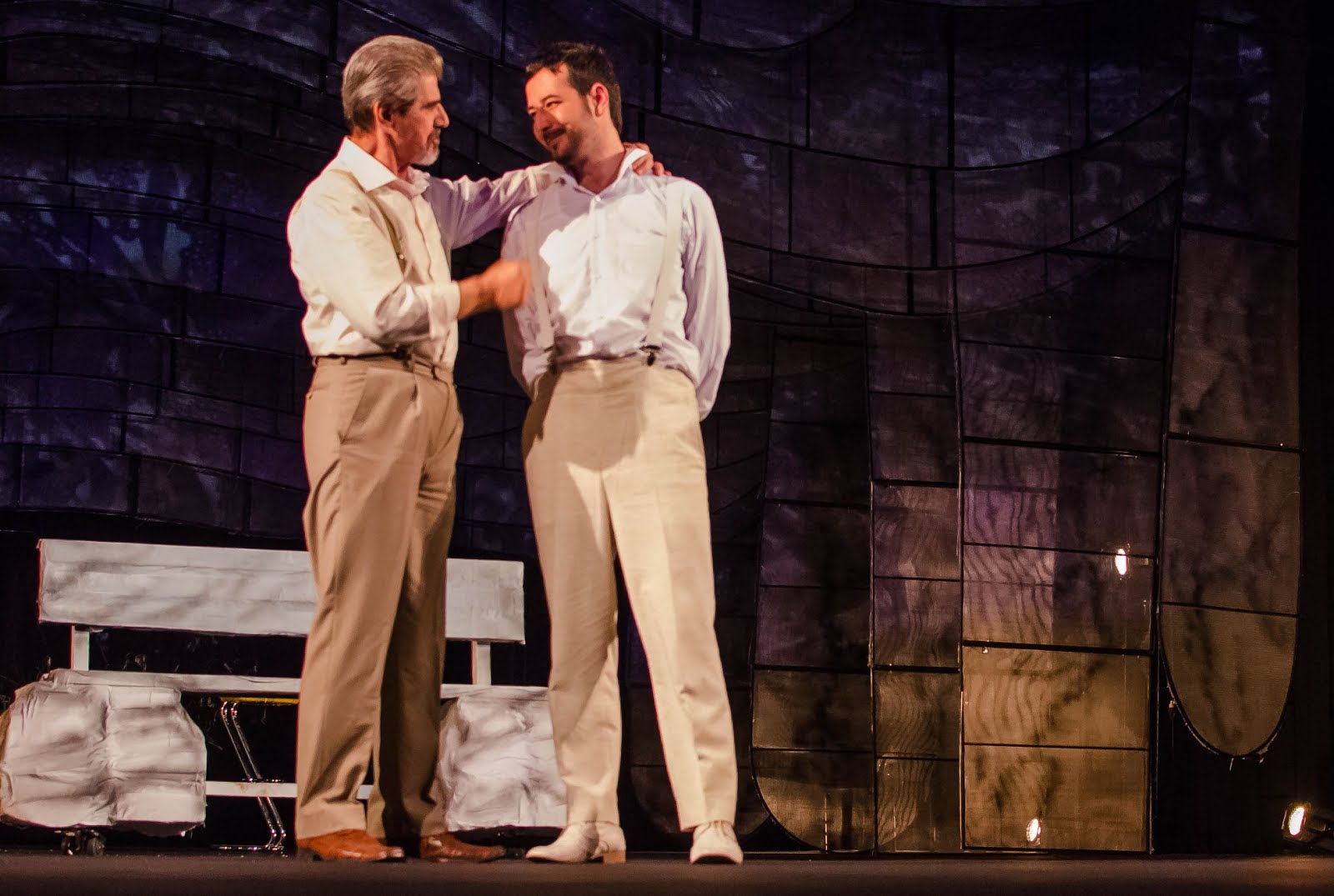 ÖZGÜR MEDYA: "HEPSİ OĞLUMDU" galasından güzel kareler