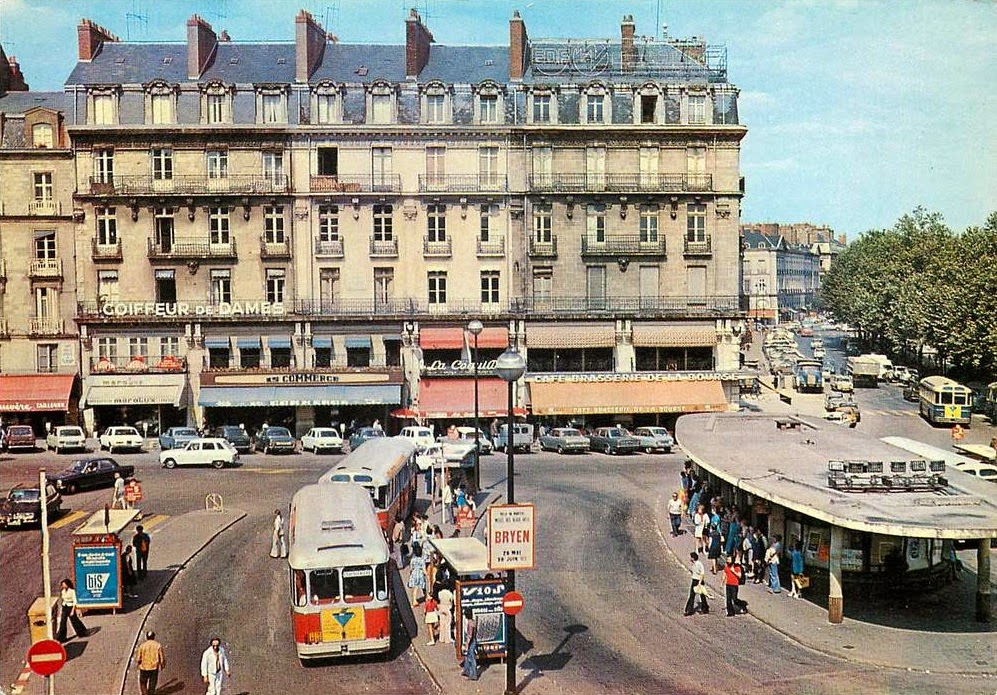 NANTES la ville d'après guerre: NANTES place du Commerce