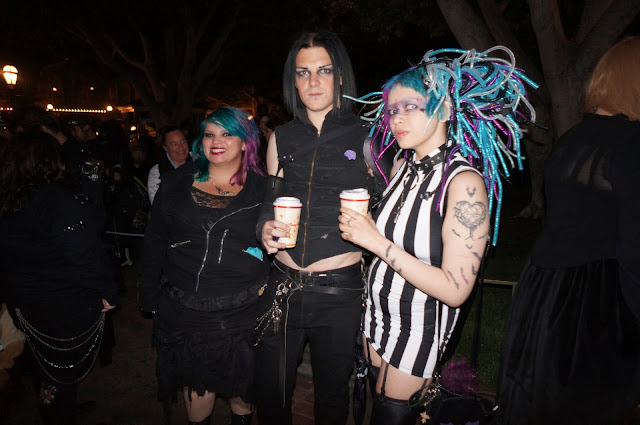 My Adventures in Disneyland: When Goth & Disneyland Collide : 15 Sights ...