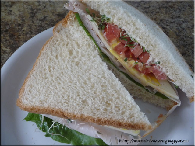 Mom's Cafe Home Cooking: The Simple Sandwich